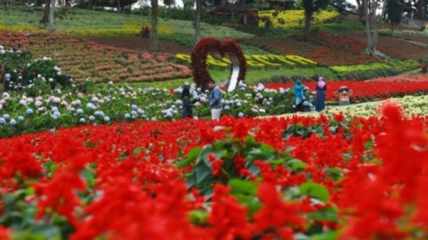 Wahana di Taman Rekreasi Selecta Batu