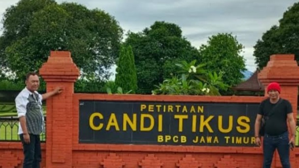 Saat itu, pernah dilakukan pemugaran ketika Indonesia masih dalam masa ...